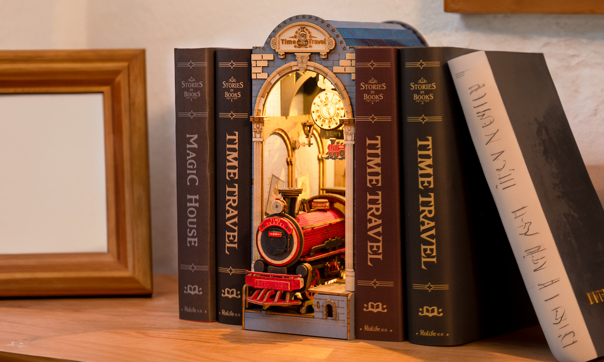Kiki's Magic Emporium DIY Miniature Kit | NOVI BOX