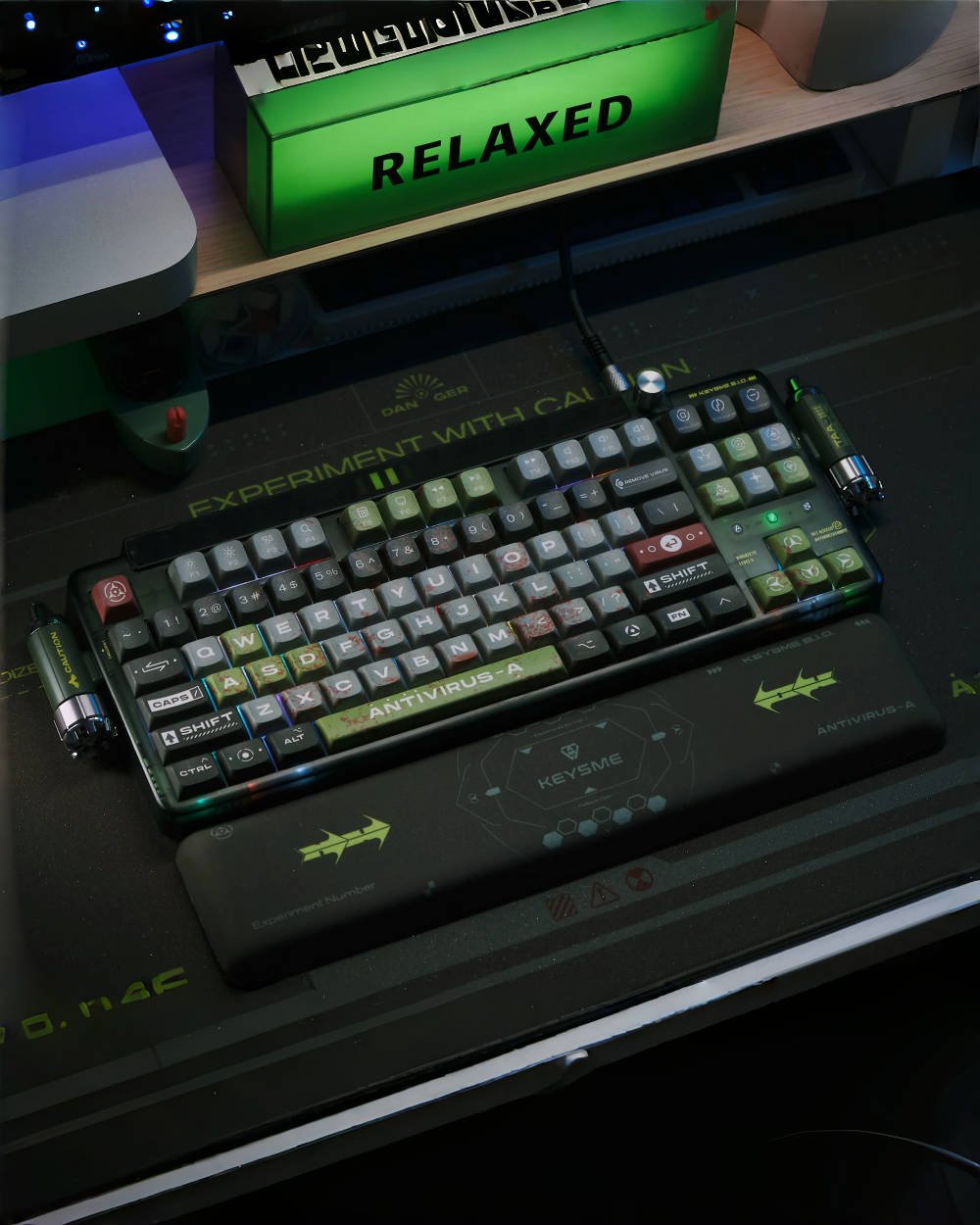 KeysMe Mechanical Keyboard with Magnetic Fidget Spinner | NOVI BOX